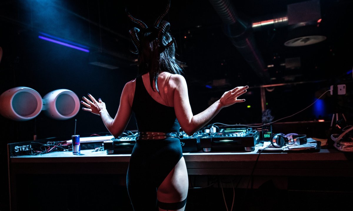 Ukrajinska DJ zvijezda Marika Rossa prodrmala rovinjski klub Steel ...