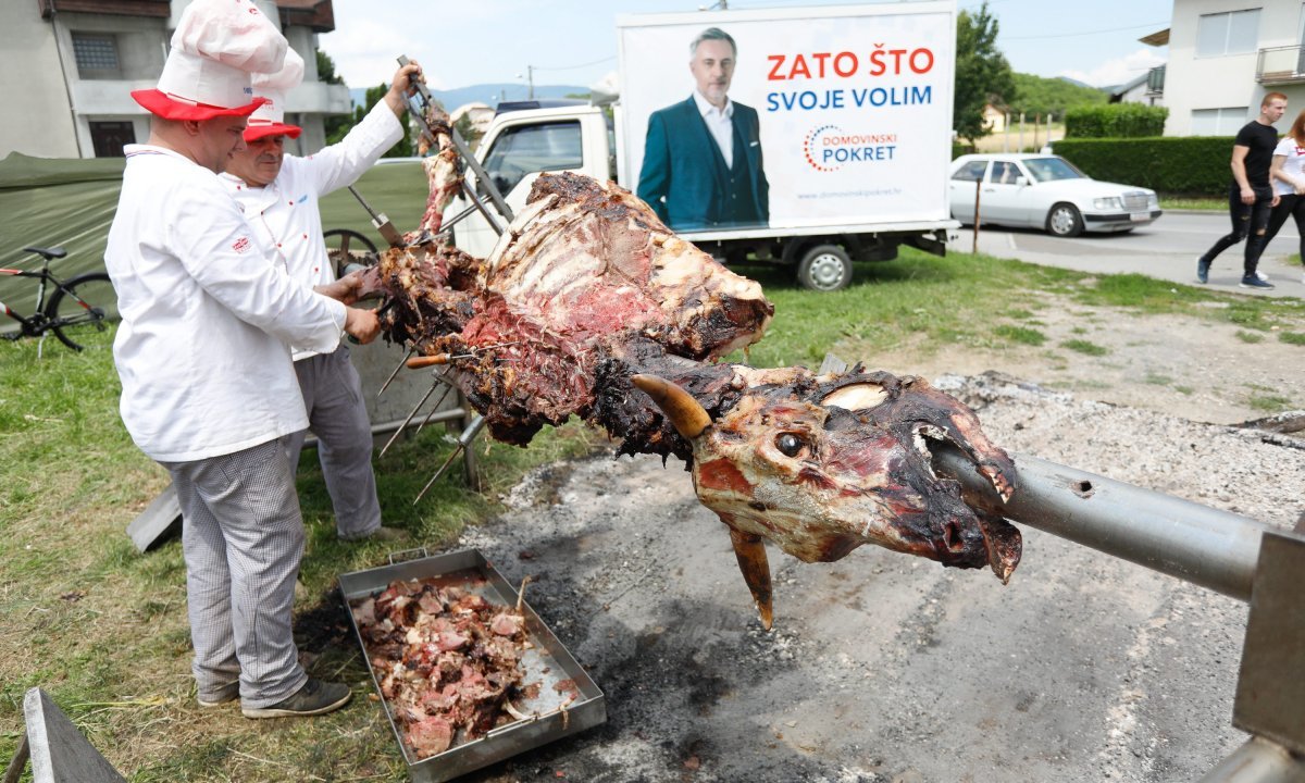 Krajnja je desnica tek ispucala prvi šaržer, slijedi još 'atomski ...