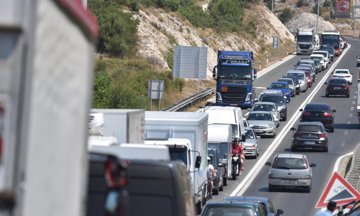 HAK: Jak vjetar na Jadranskoj magistrali, pročitajte koja su ograničenja u prometu - tportal
