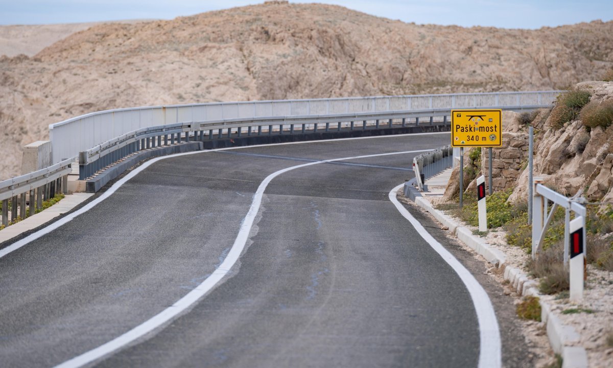 Olujni vjetar stvara probleme u prometu, ne voze trajekti kod Velebitskog kanala - tportal