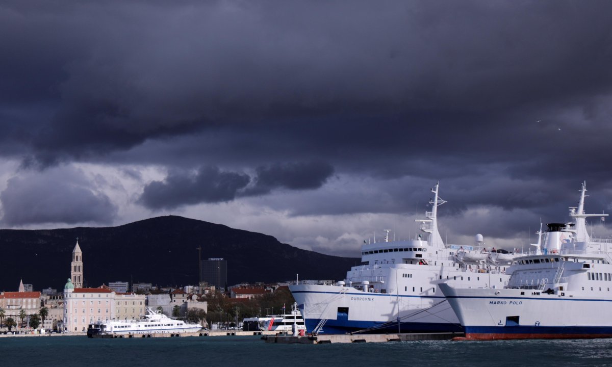 Zbog olujnog vjetra u prekidu neke trajektne i katamaranske linije - tportal