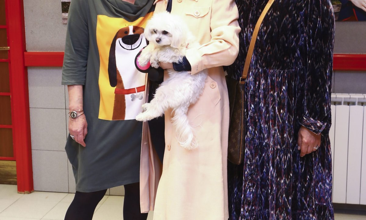 Tri generacije na jednom mjestu: Sašu Broz na premijeri podržali otac ...