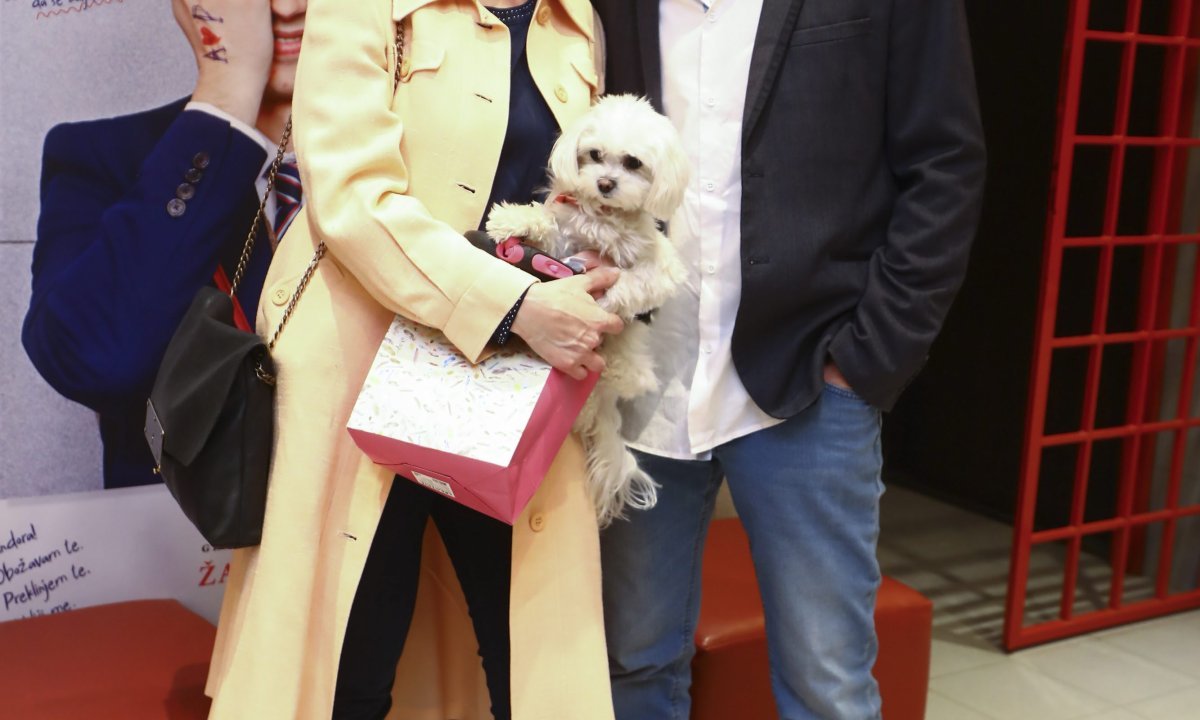 Tri generacije na jednom mjestu: Sašu Broz na premijeri podržali otac ...