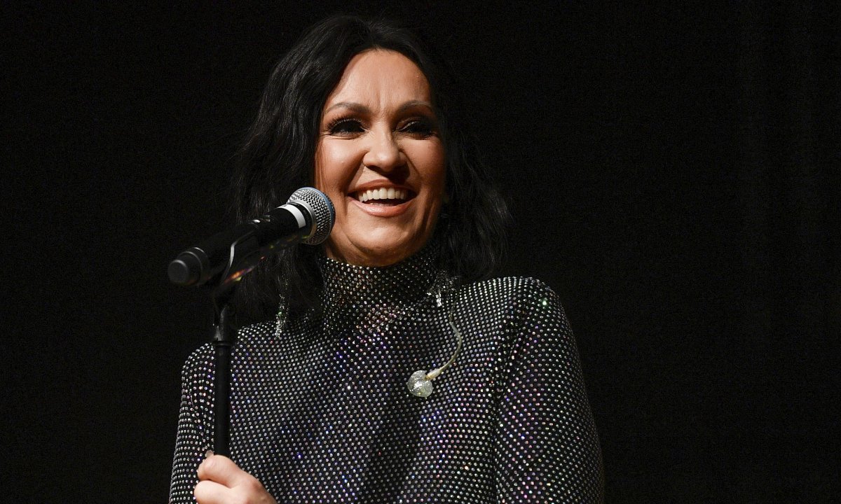 Nina Badrić zna da su noge njezin adut, stoga ih je i ovoga puta ...