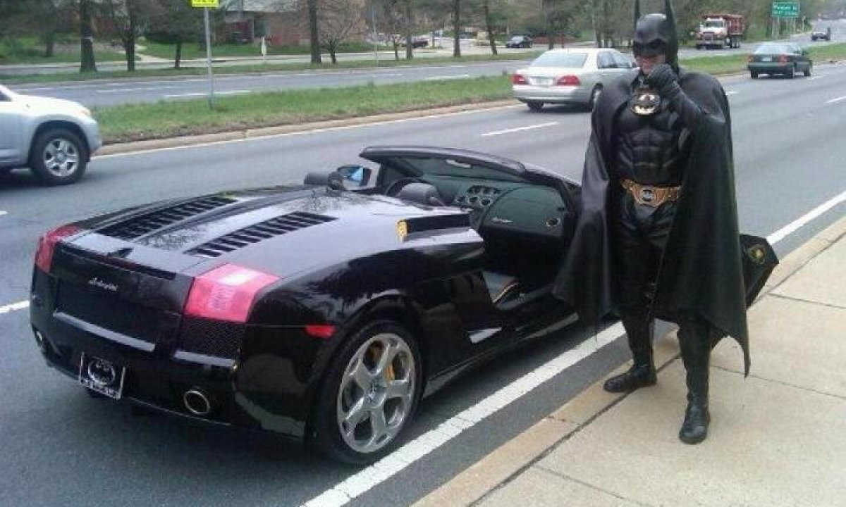 Batman 'pao' zbog neregistriranog Lamborghinija - tportal