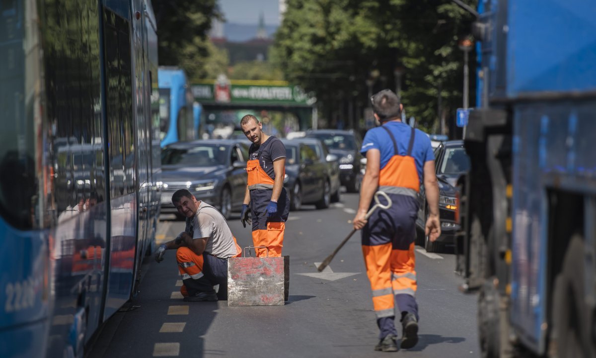 [FOTO] Gužva u Zagrebu, tramvaj iskočio iz tračnica - tportal