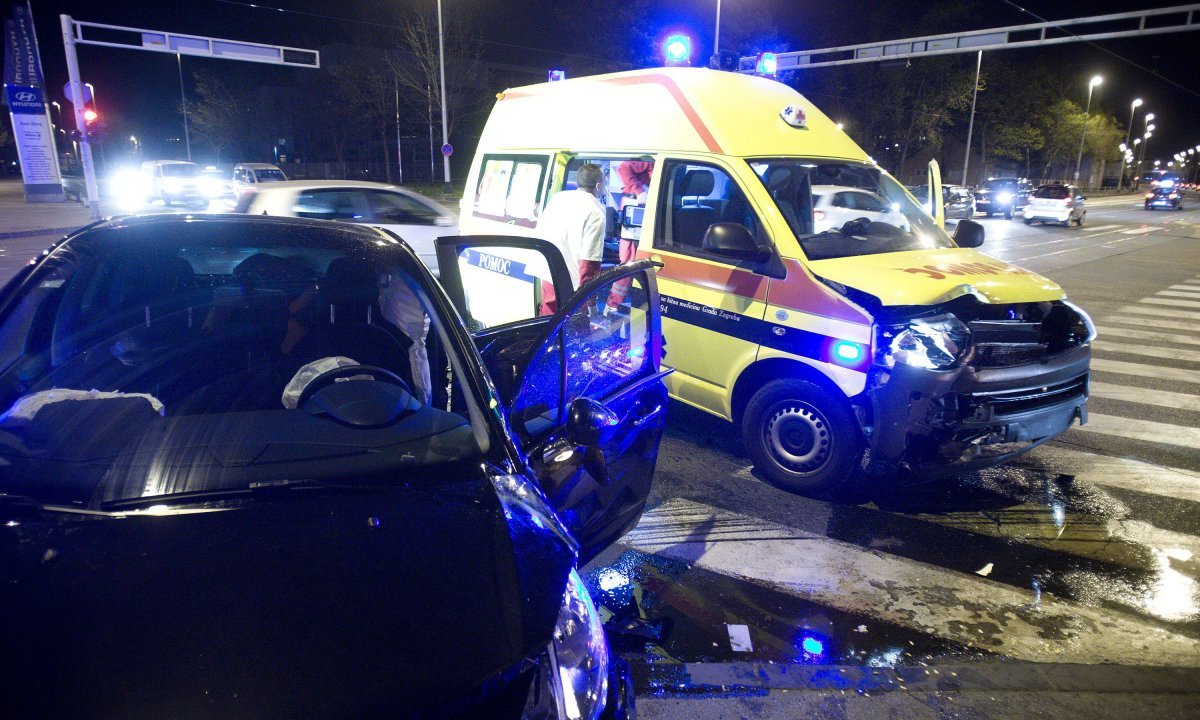 Teška prometna nesreća u Zagrebu: U sudaru na Slavonskoj poginula jedna osoba - tportal