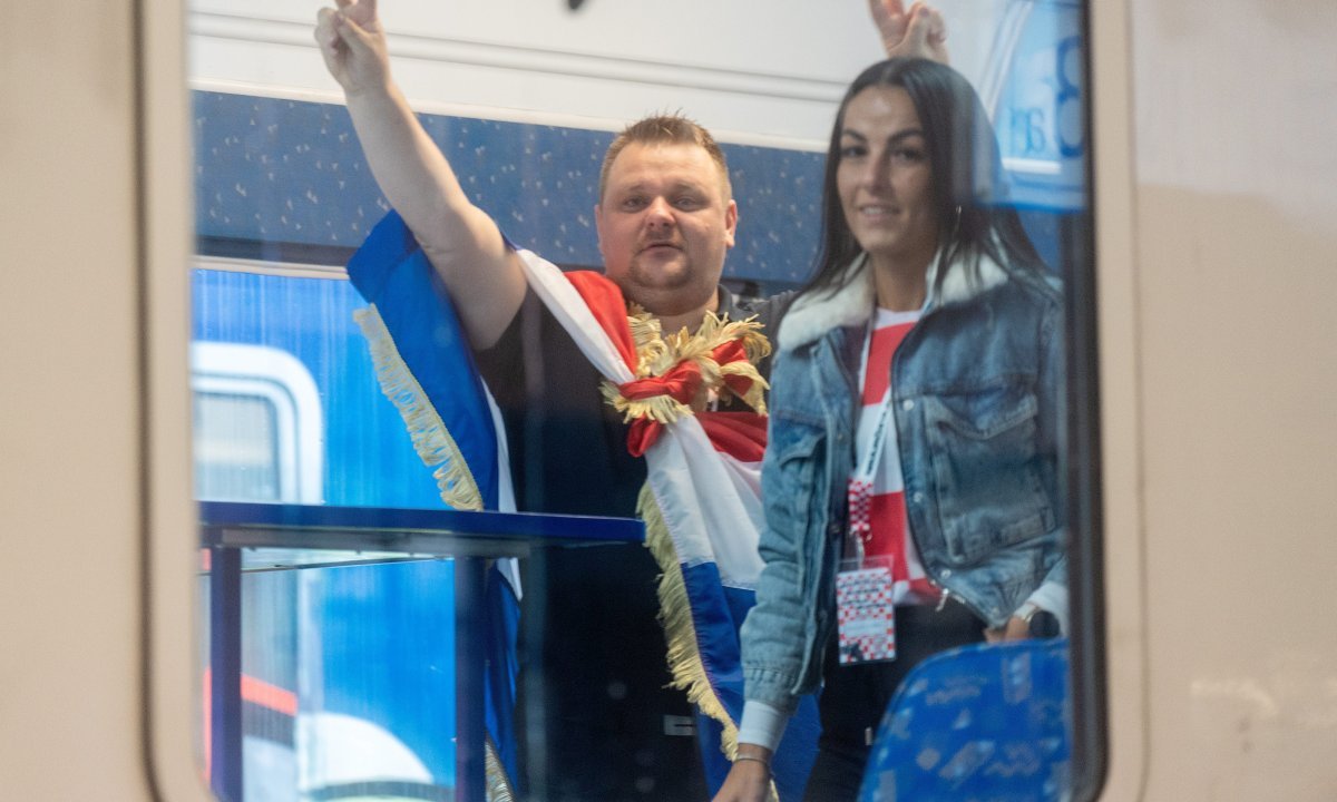 [FOTO] Opsada Beča! Pogledajte fotografije hrvatskog navijačkog vlaka ...
