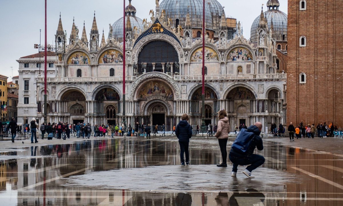 Veneciju od iznimno visoke plime zaštitio sustav brana Mose - tportal