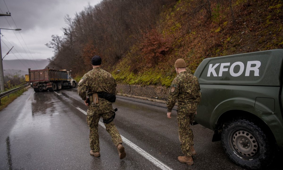 Srbi na Kosovu blokiraju ceste, sukobili se s policijom - tportal