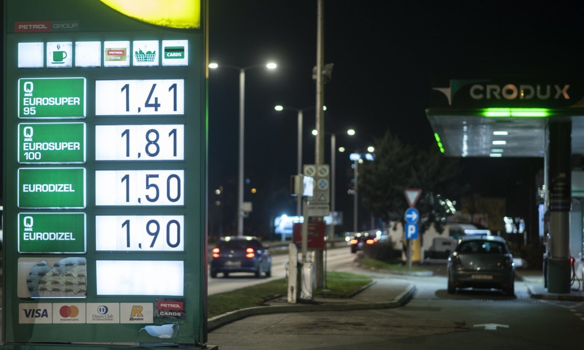 [FOTO] Građani pohrlili na crpke prije poskupljenja: Od ponoći stižu ...