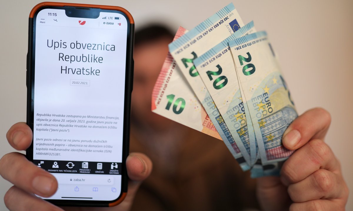 Hrvati navalili na narodne obveznice: Provjerili smo koliko se na njima ...