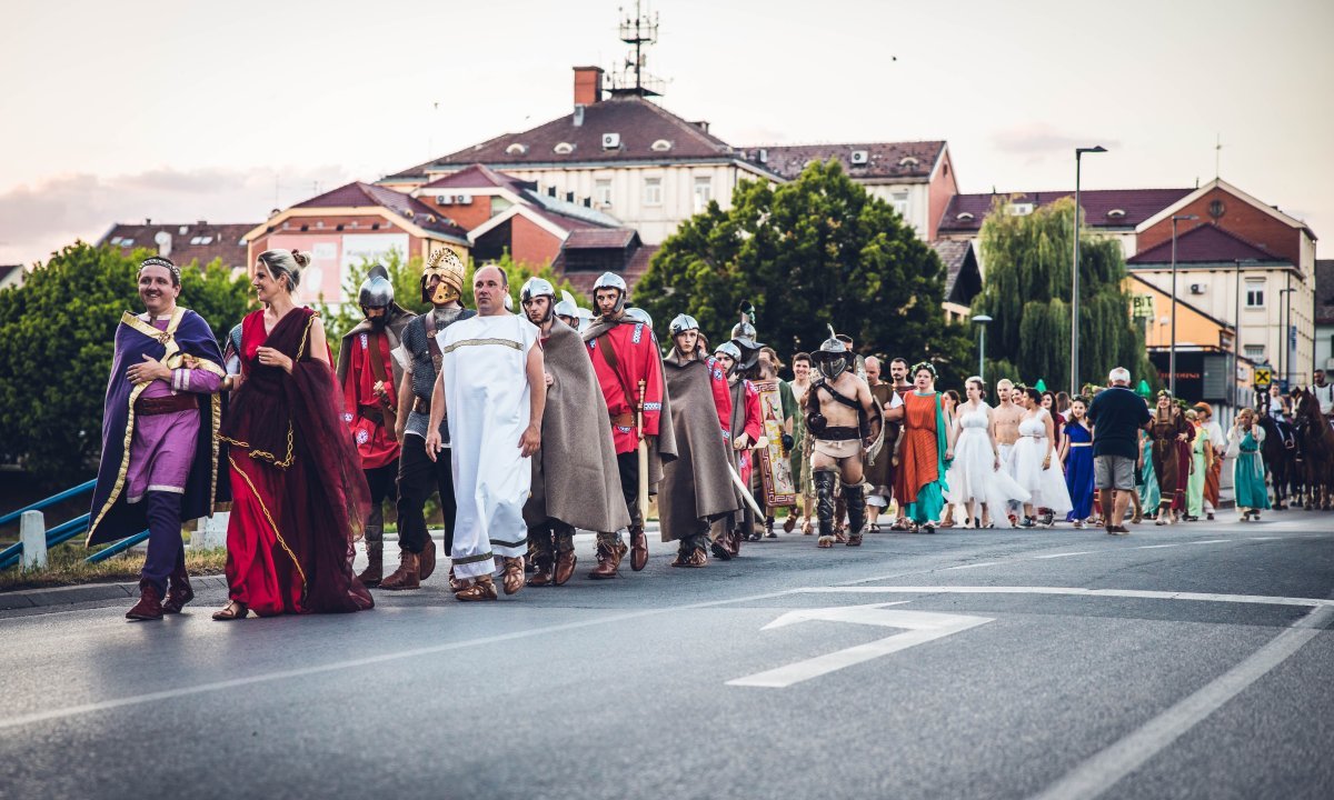 Gladijatori, zmije i deserti iz antičkog Rima. U Vinkovcima se priprema ...
