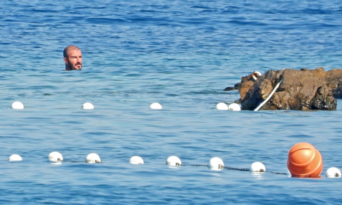 Obiteljska idila: Pogledajte kako se David Beckham zabavlja u moru kraj ...