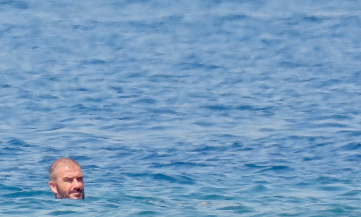 Obiteljska idila: Pogledajte kako se David Beckham zabavlja u moru kraj ...