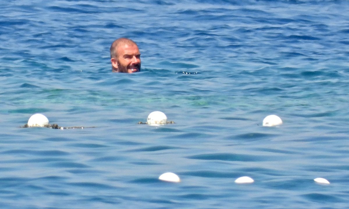 Obiteljska idila: Pogledajte kako se David Beckham zabavlja u moru kraj ...