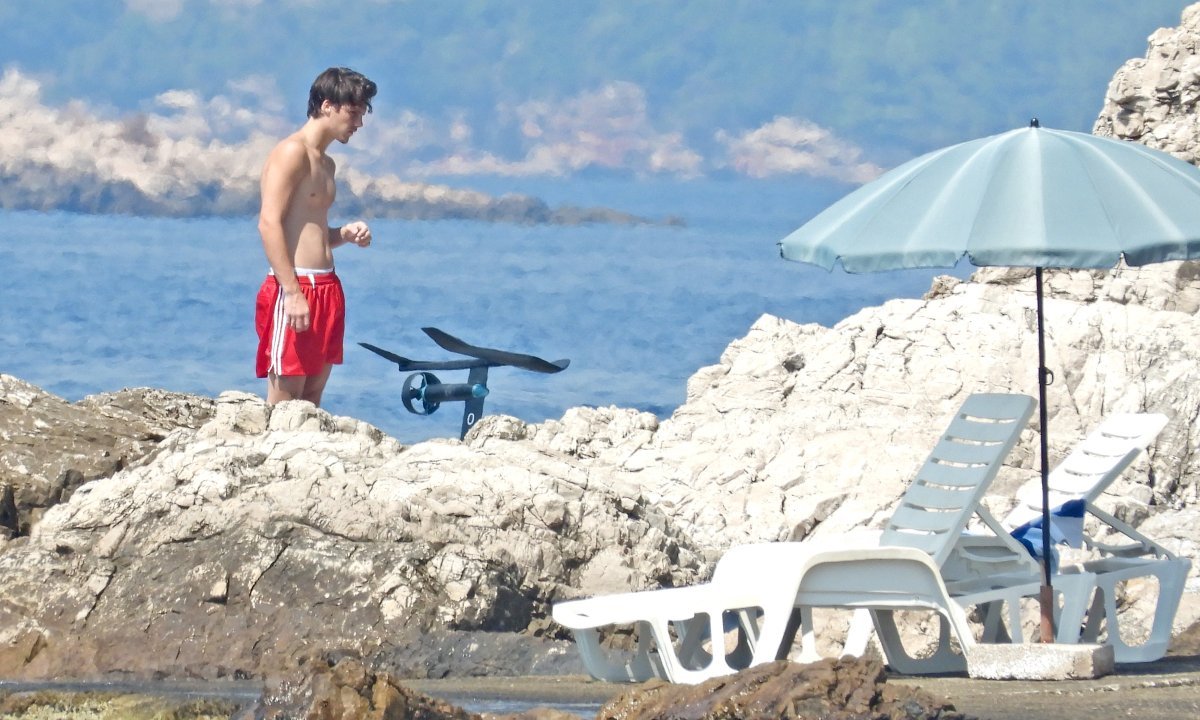 Obiteljska idila: Pogledajte kako se David Beckham zabavlja u moru kraj ...