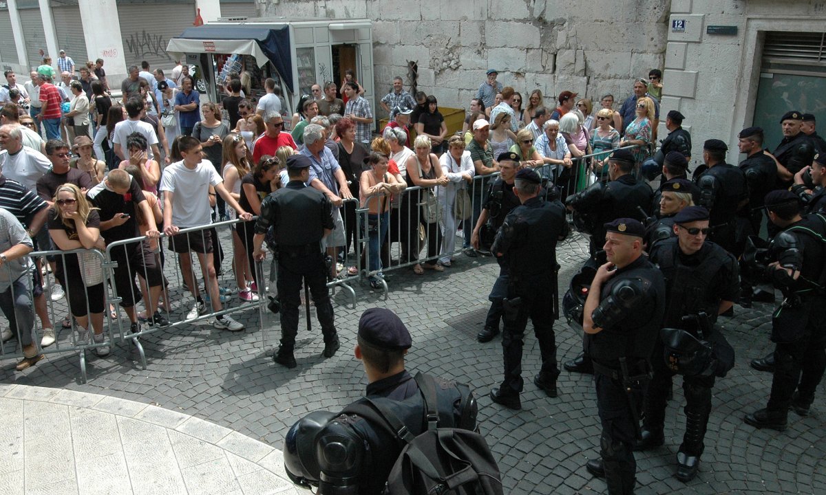 Police arrest three persons for violence at Split Pride - tportal