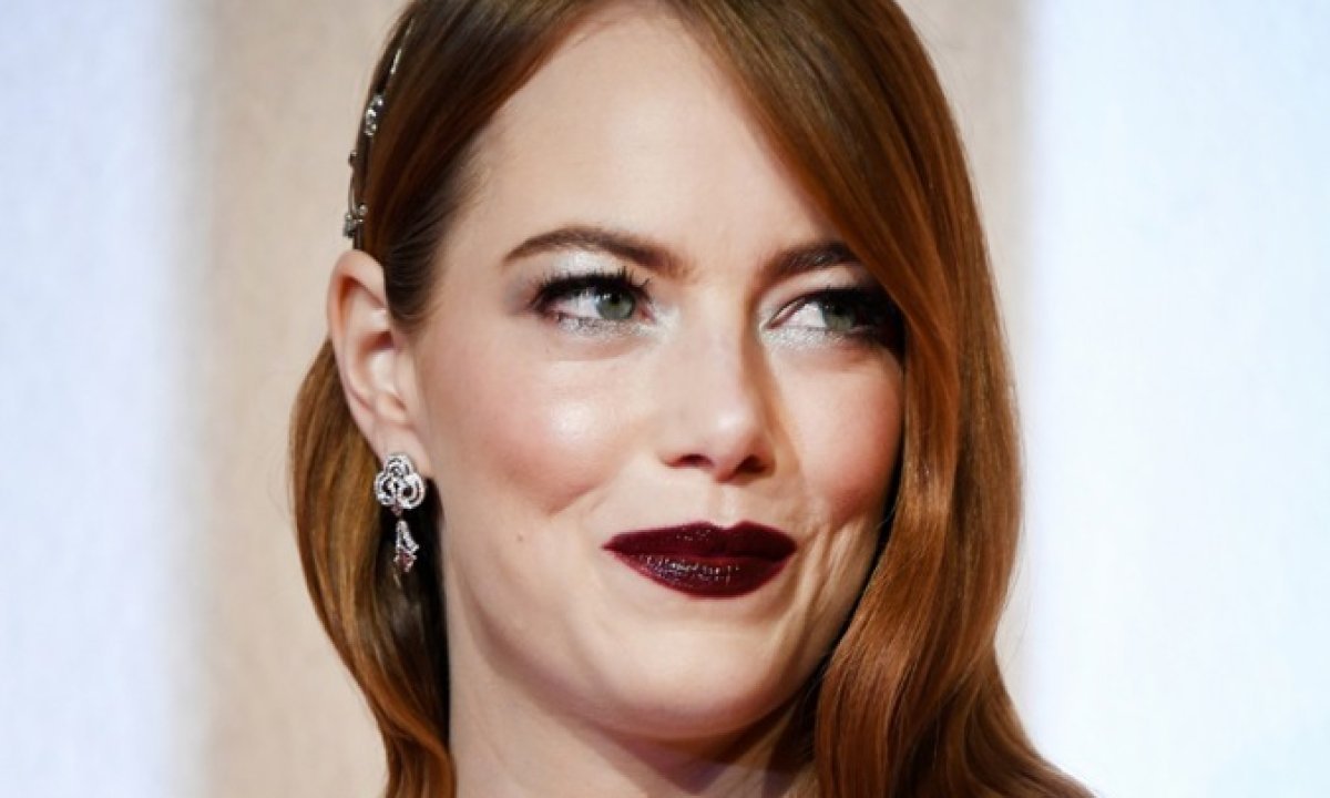 Emma Stone je glavna zvijezda serije 'The Curse', stigao je i prvi ...