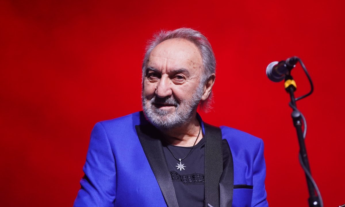 Novi Fosili zapjevali u Beogradu, a Sanja Doležal pokazala eleganciju u ...