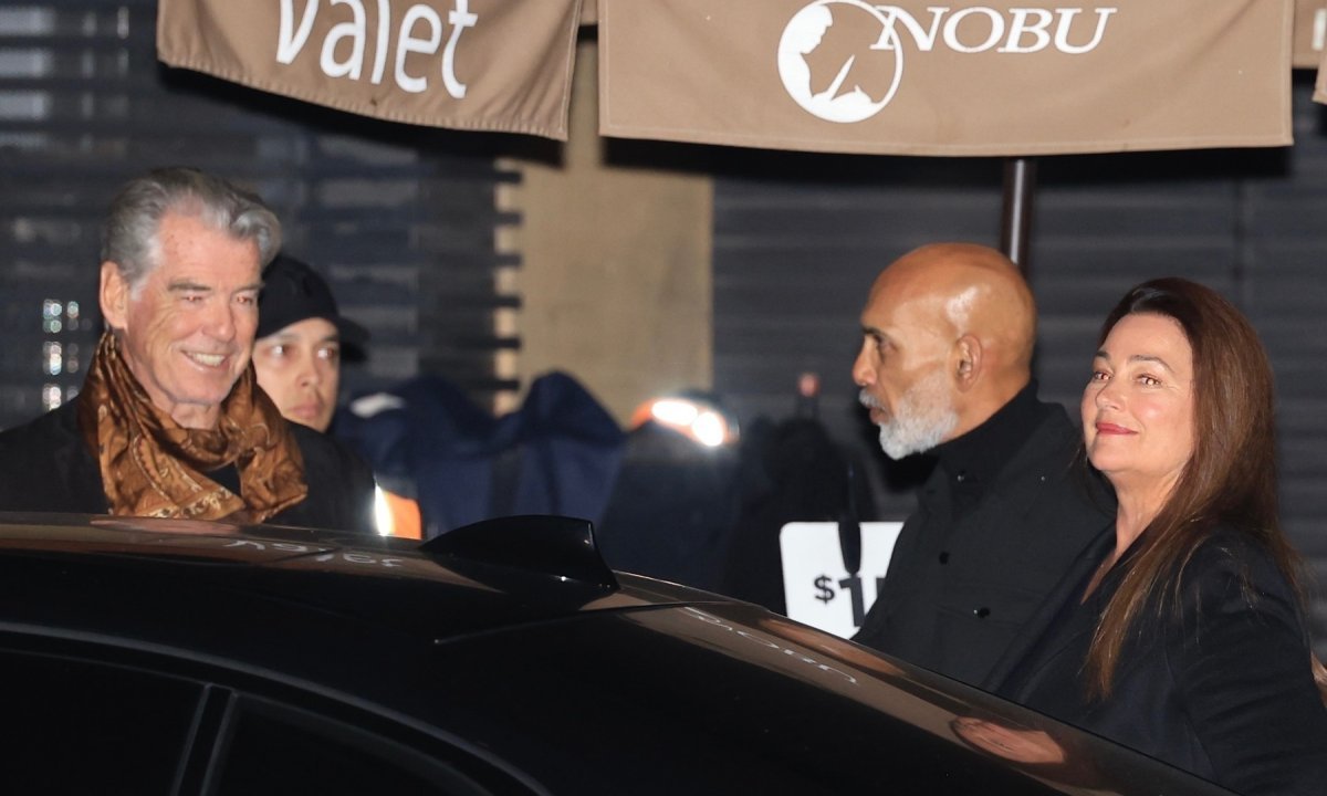 Pierce Brosnan sa suprugom proveo romantični vikend, a sve je počelo u poznatom restoranu - tportal