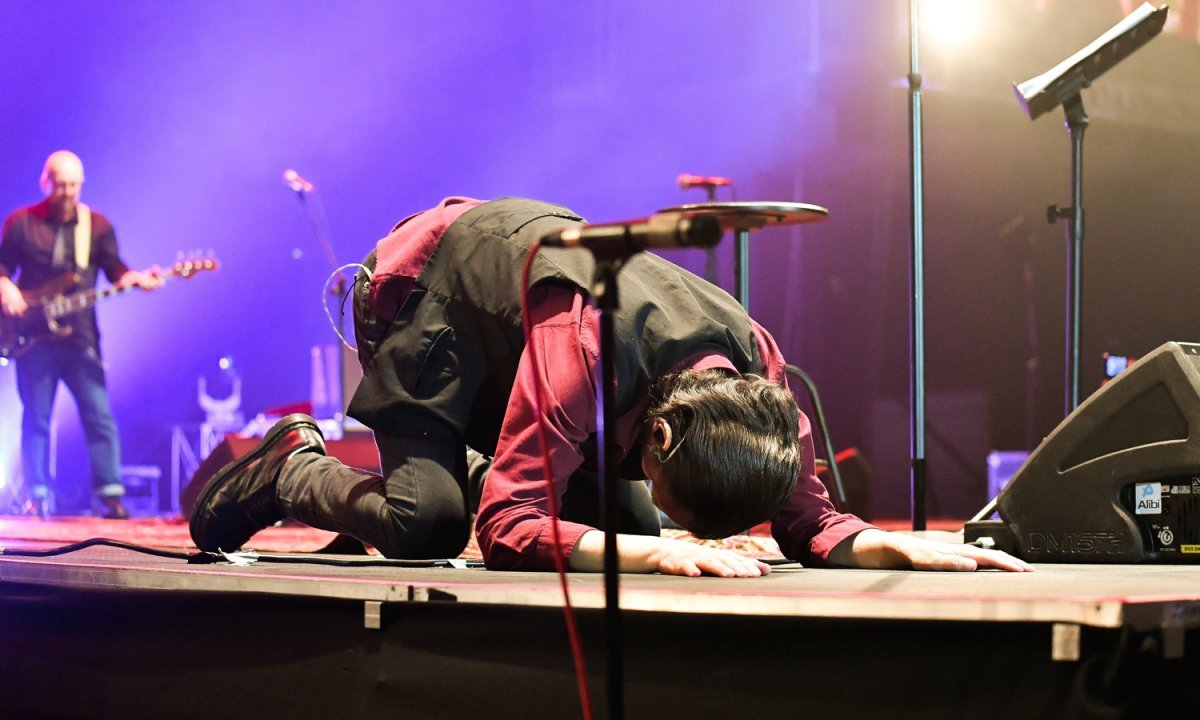 Energično i žestoko: Goran Bare i Majke održali koncert za pamćenje u ...