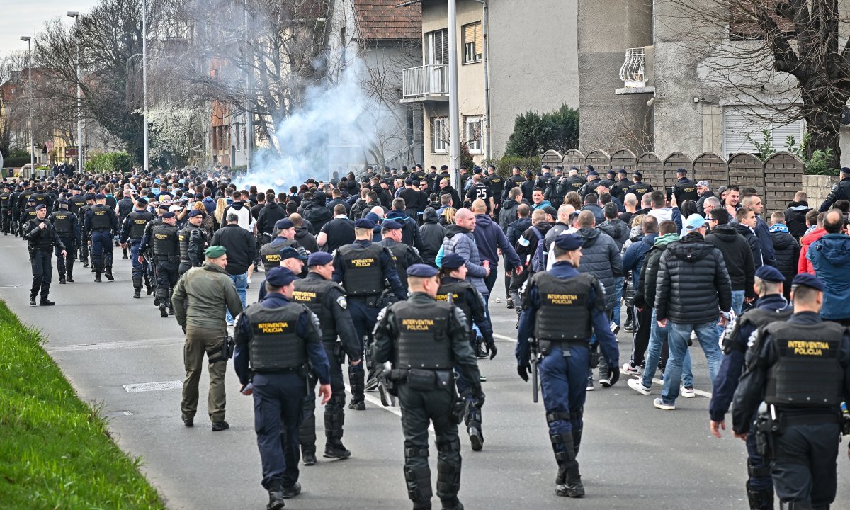 Pogledajte masovni dolazak Armade u Zagreb, dočekala ih interventna ...