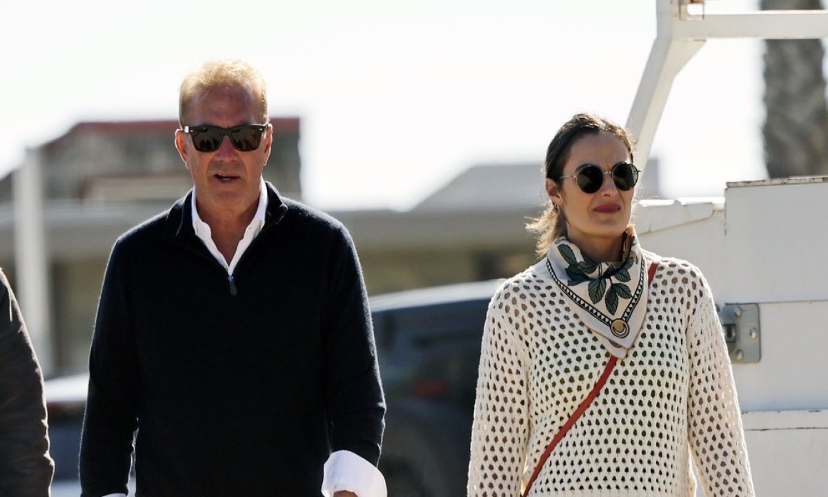 Prvi put u javnosti nakon rastave: Kevin Costner snimljen u posebnom društvu - tportal