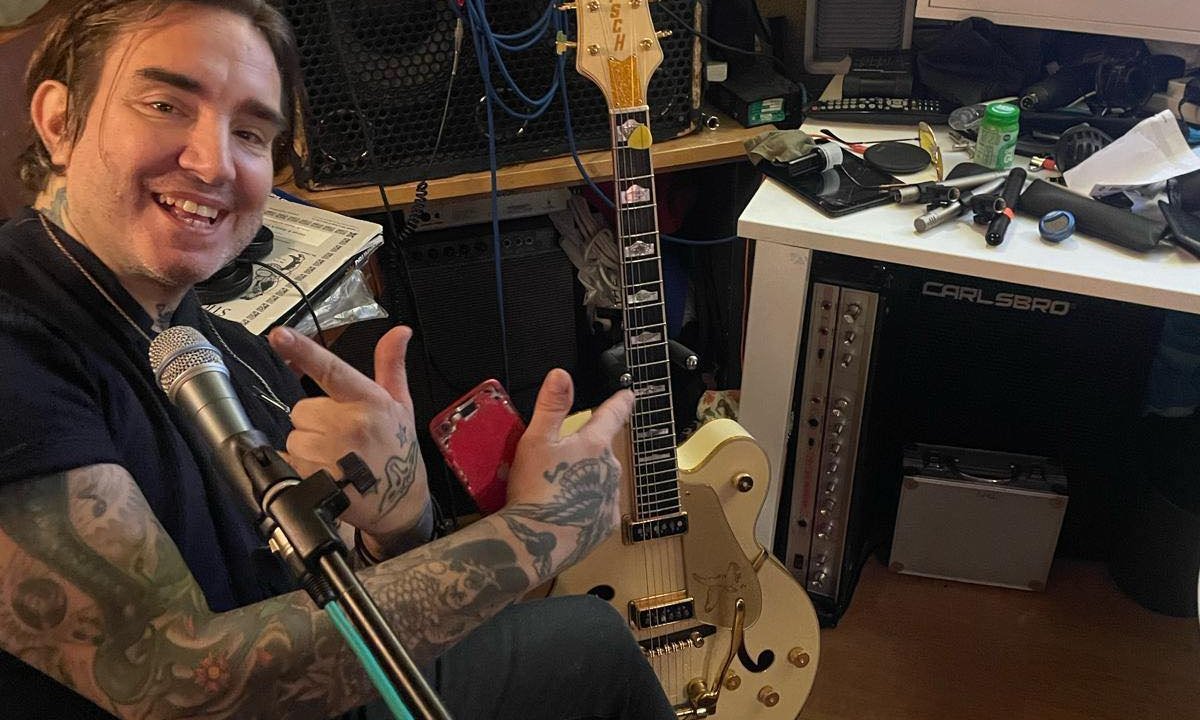 Gitarist rock grupa Kojoti i Cool Shakes, ostvario je uspješnu inozemnu ...