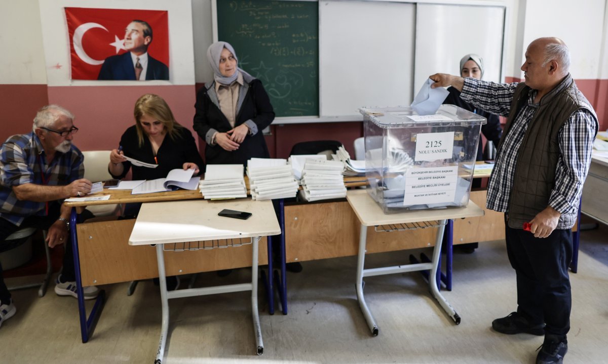 Udarac za Erdogana: Oporba vodi na lokalnim izborima u Istanbulu i ...