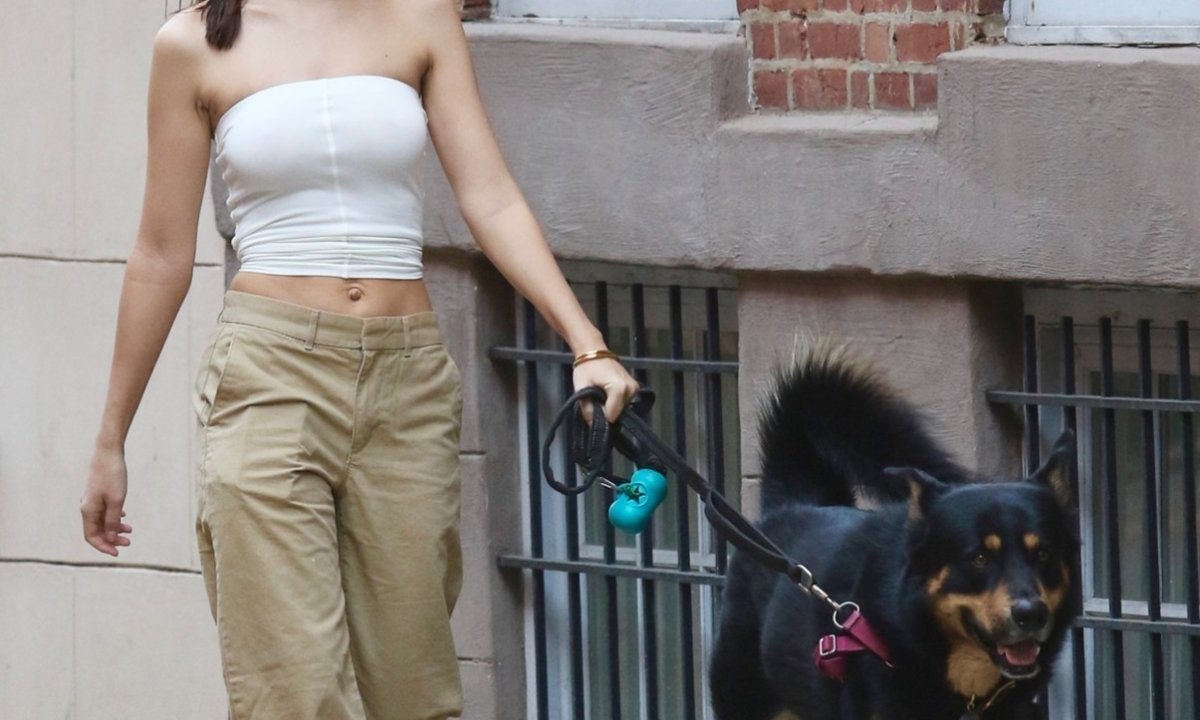 Elegantne japanke ponovno ćemo viđati posvuda, a ovako ih nosi zanosna ...