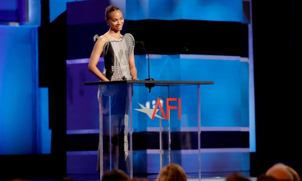 Kakva haljina! U kreaciji kakva se ne viđa svaki dan sve je očarala ...