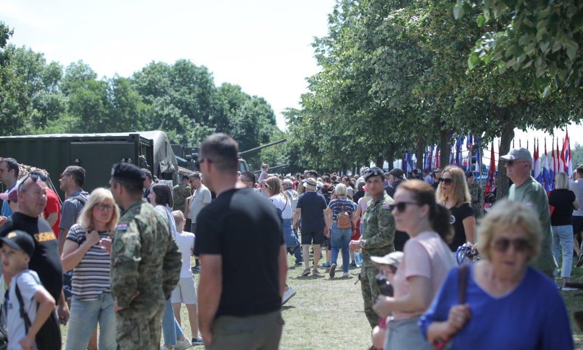 Hrvatska vojska pokazala arsenal kojim raspolaže, a iskazali su se i ...