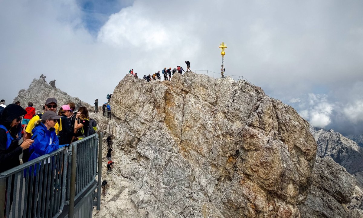 Tragedija na najvišoj njemačkoj planini: Tinejdžera ubio grom dok se ...