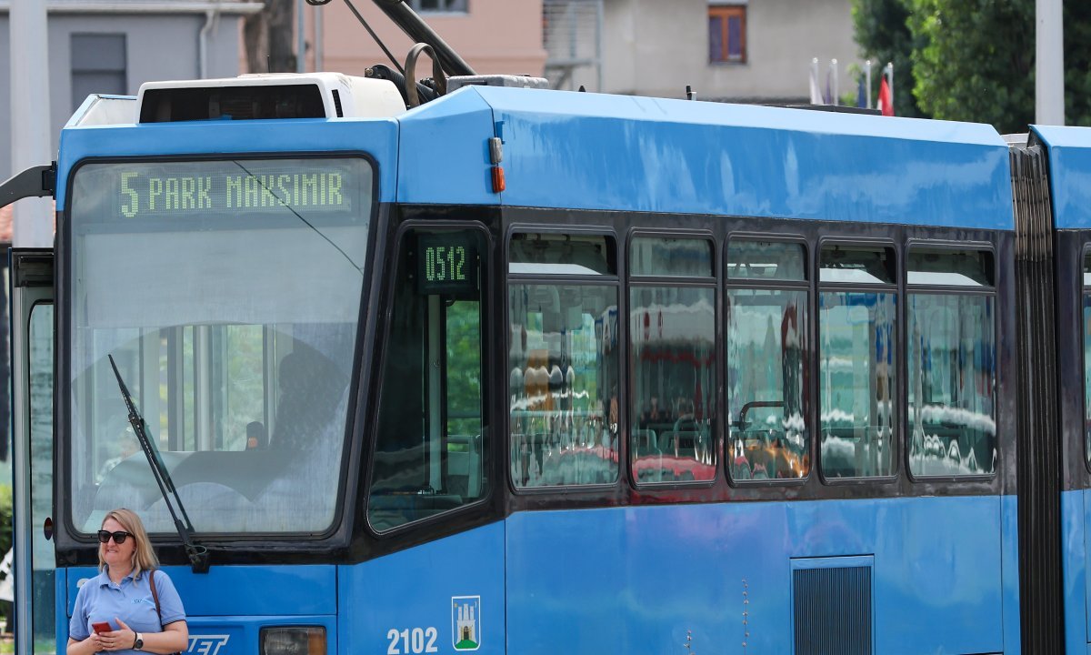 Preminuo muškarac na kojeg je naletio tramvaj - tportal