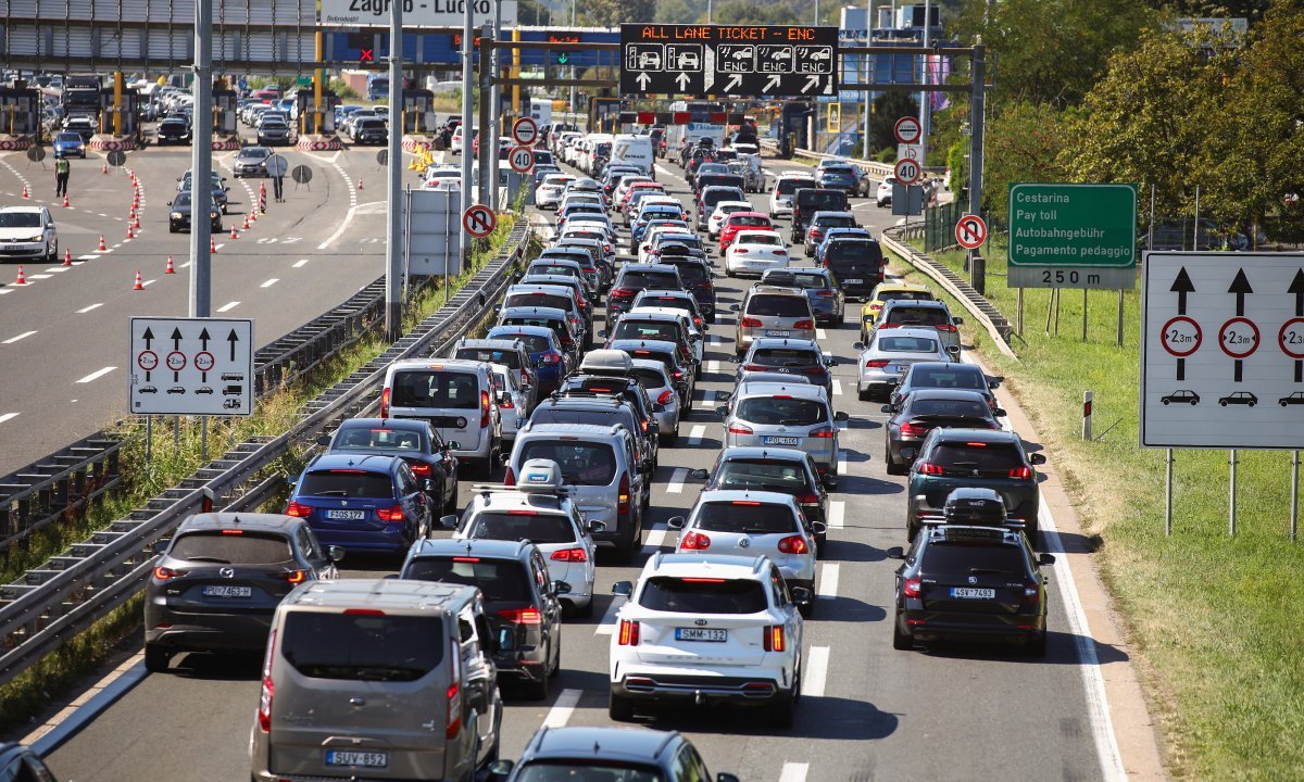 Pojačan promet prema moru; upozorenje vozačima: pazite na hodočasnike ...