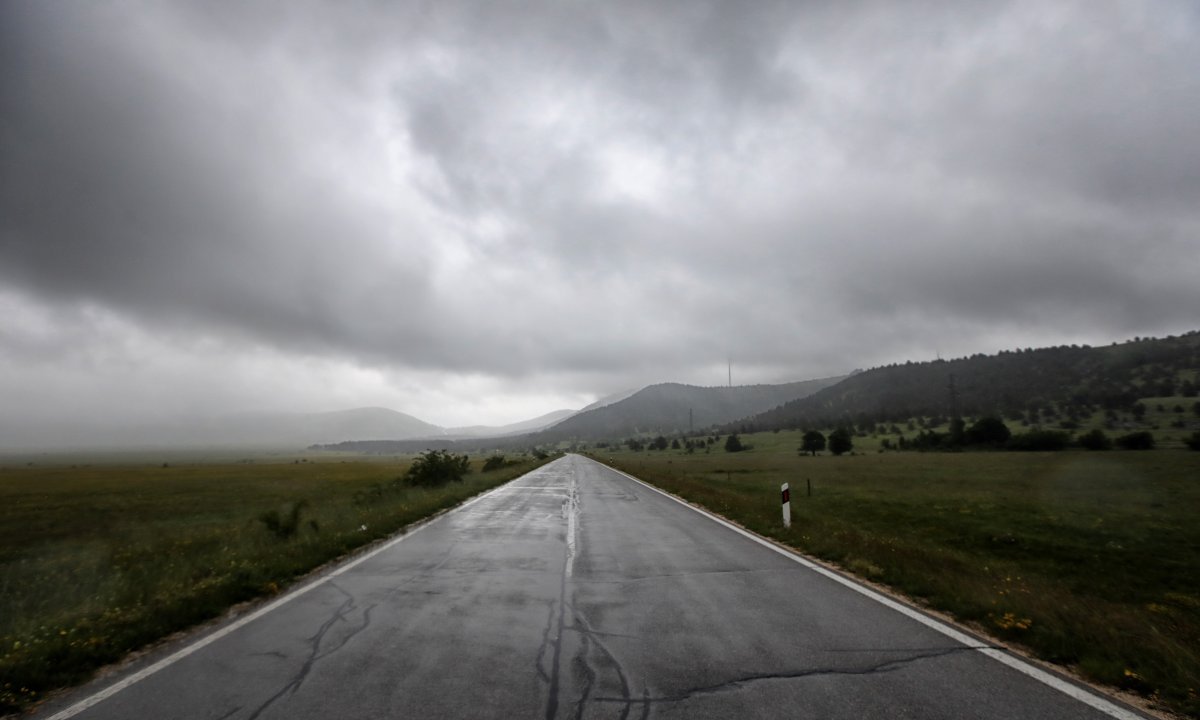 HAK upozorava: Magla radi probleme u Lici, kolnici su vlažni i skliski - tportal