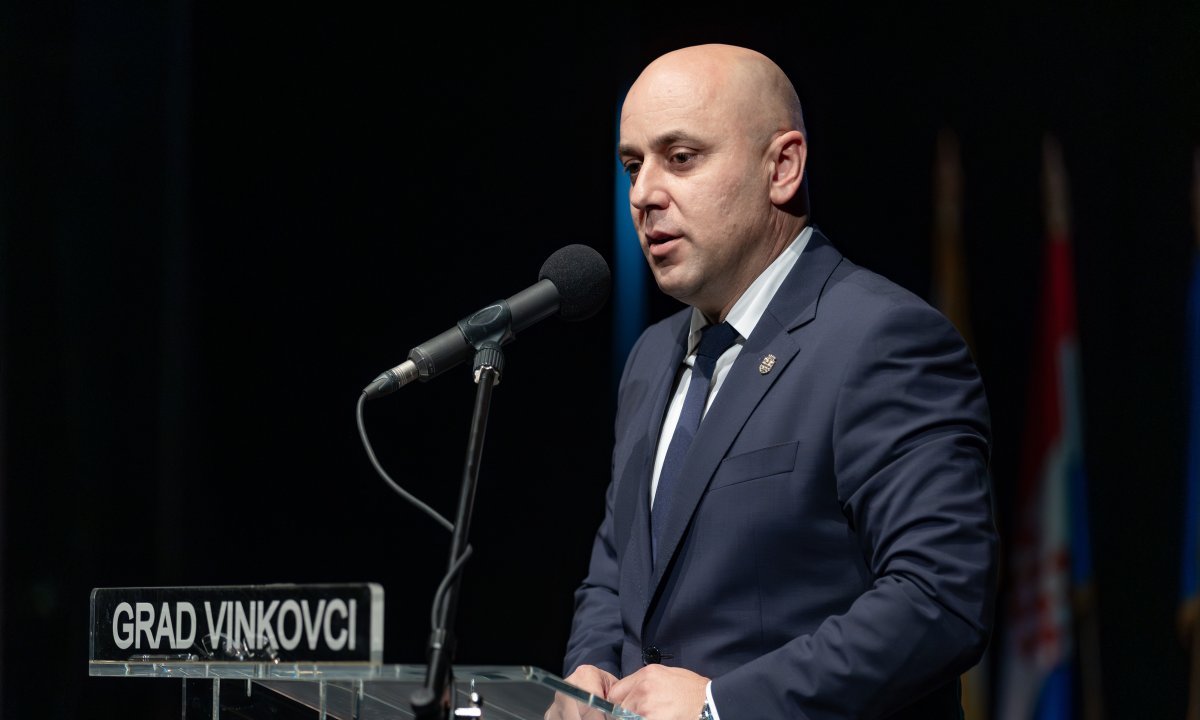 Gradska vlast predstavila projekt rekonstrukcije Trga slobode u ...