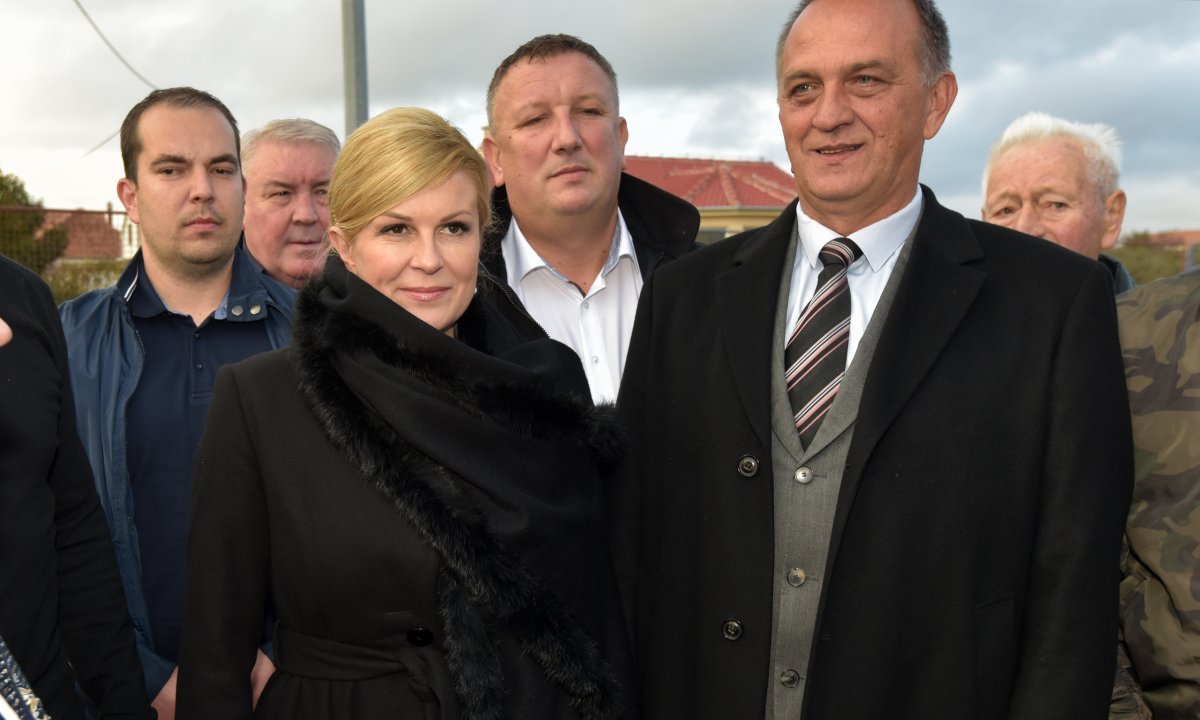 Osuđen bivši HDZ-ov načelnik Škabrnje. Na račun općine kupio odijela, papuče, Halidov CD, juneći ...