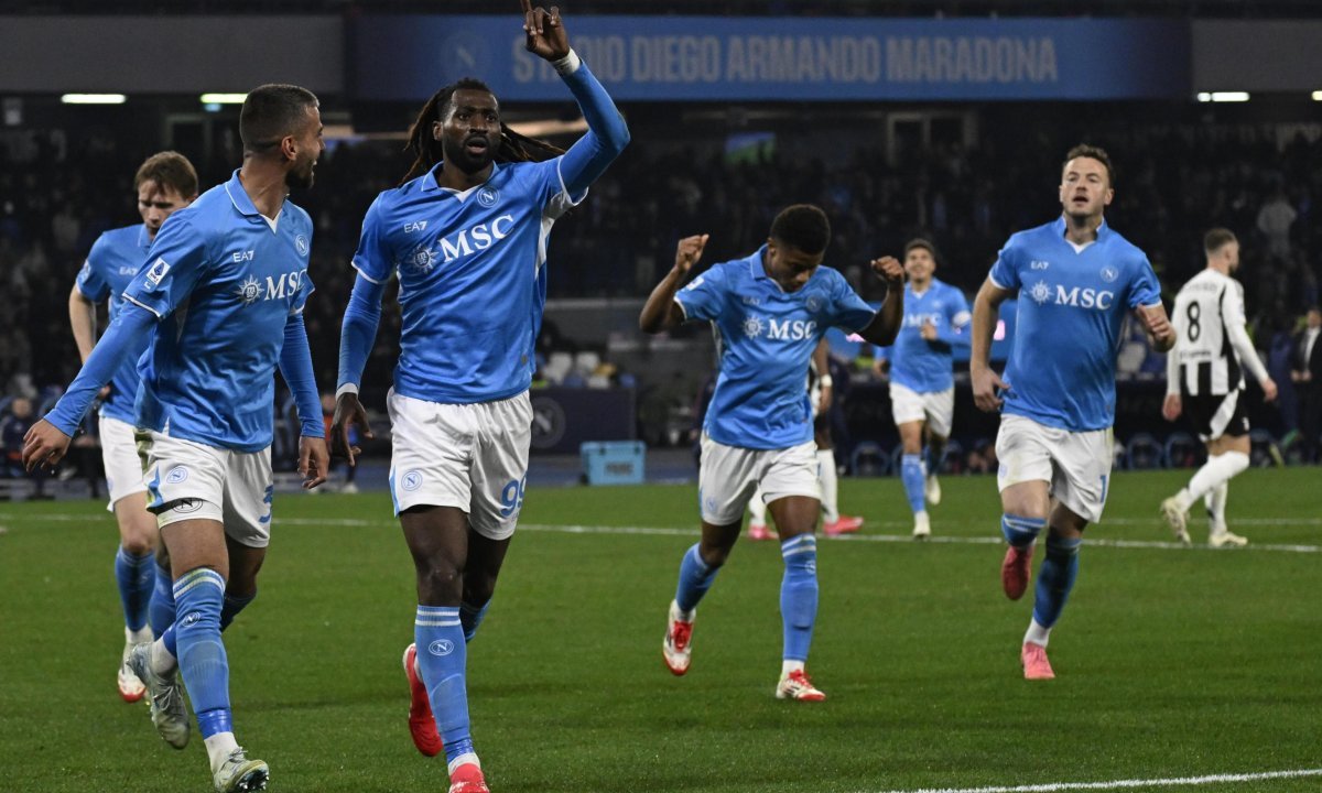 Napoli nanio Juventusu prvi poraz u sezoni i nastavio grabiti prema ...