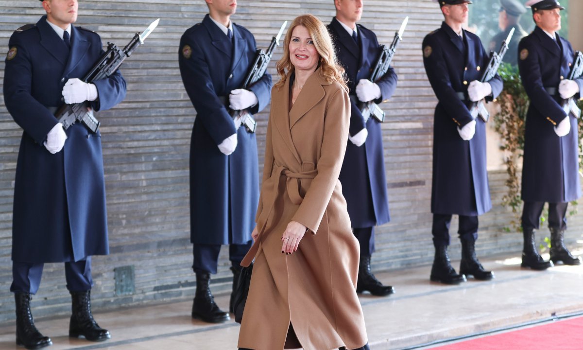 Ni ne pokušavajte eleganciji Sabine Glasovac pronaći manu: Ovaj kaput ...