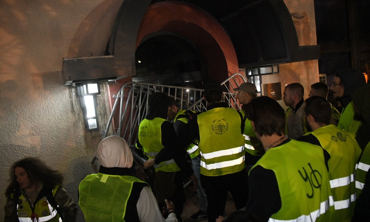 Studenti blokirali RTV u Novome Sadu, prekinut redovni program televizije - tportal