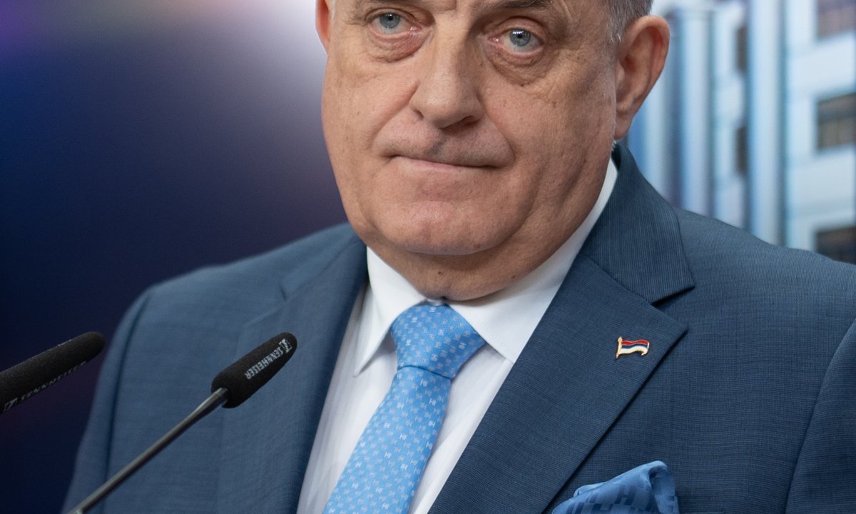 FOTO Milorad Dodik pokazao svoju zvjerku na ruci. Pogledajte koliko ...