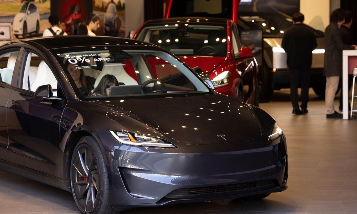 Pale dionice nekoliko tehnoloških divova: Tesla među najvećim ...