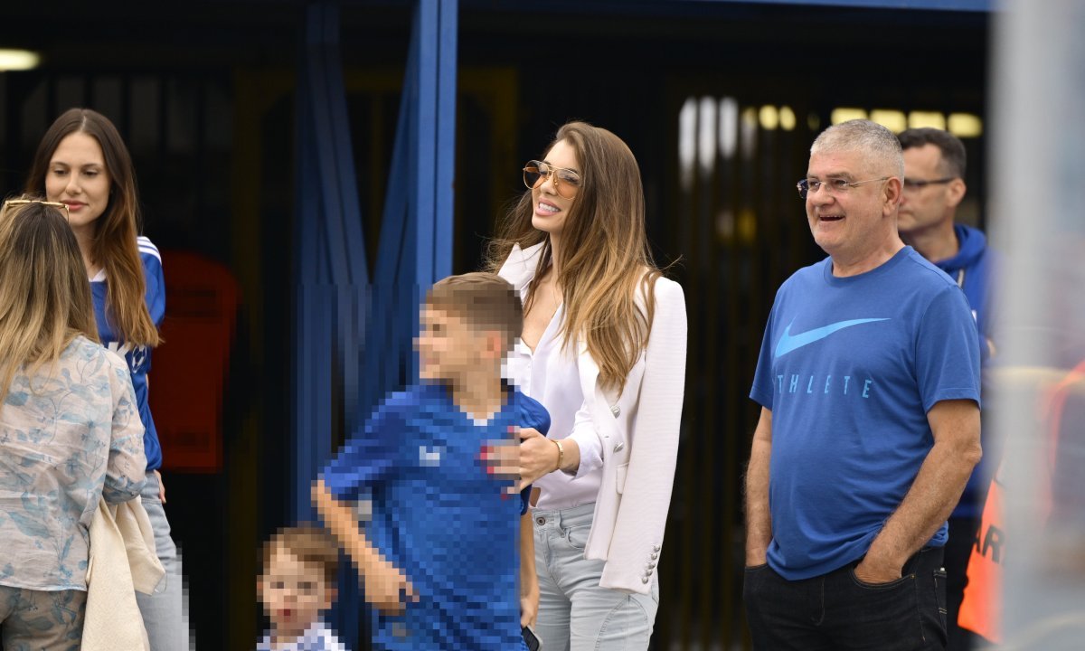 Najveća podrška Bruni Petkoviću: Iva Šarić na utakmicu je povela sinove ...