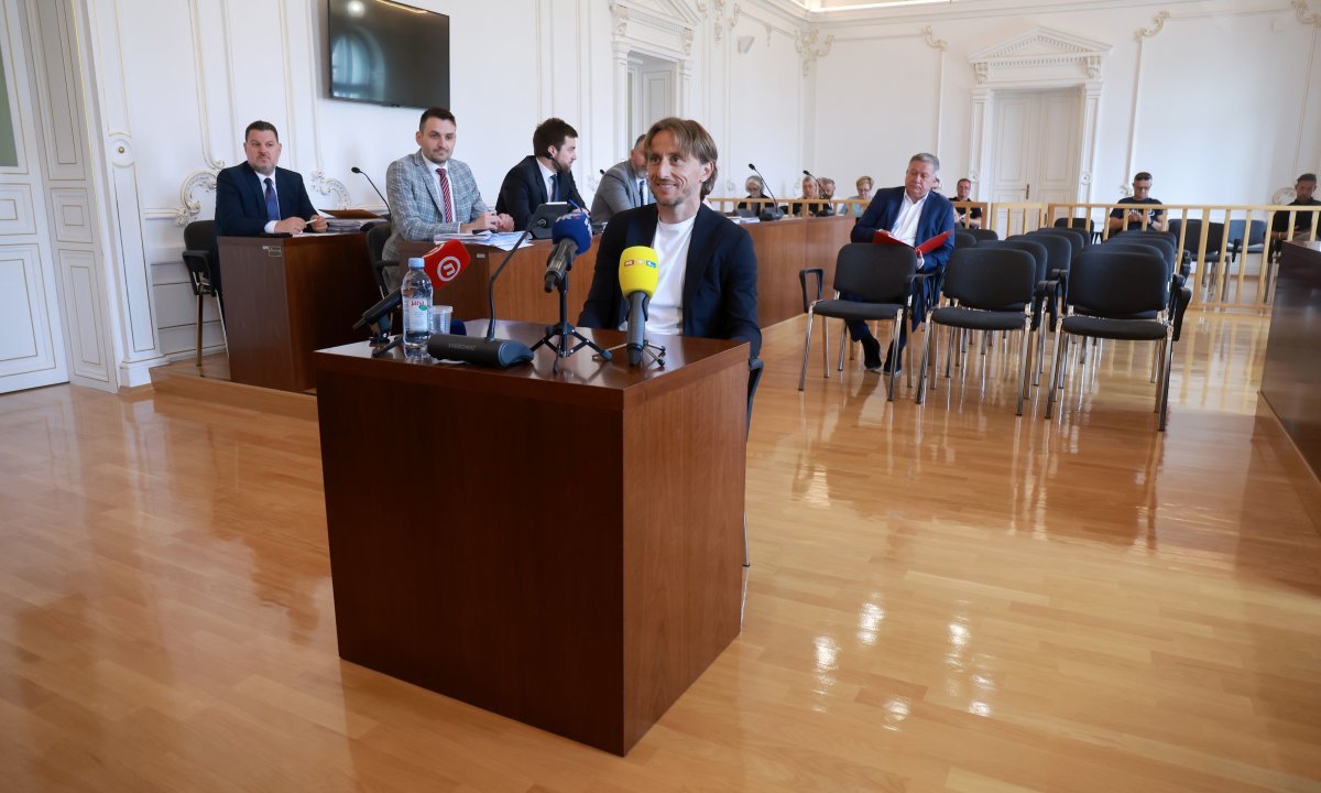 FOTO Luka Modrić stigao na sud zbog suđenje Mamićima - tportal