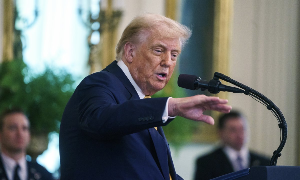 Trump završio kod liječnika; pregledan zbog oticanja nogu i modrica na ...