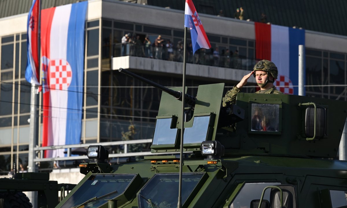 Tenkovi, haubice, oklopnjaci... pogledajte čime sve raspolaže Hrvatska ...
