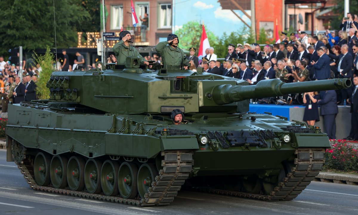 Tenkovi, haubice, oklopnjaci... pogledajte čime sve raspolaže Hrvatska ...