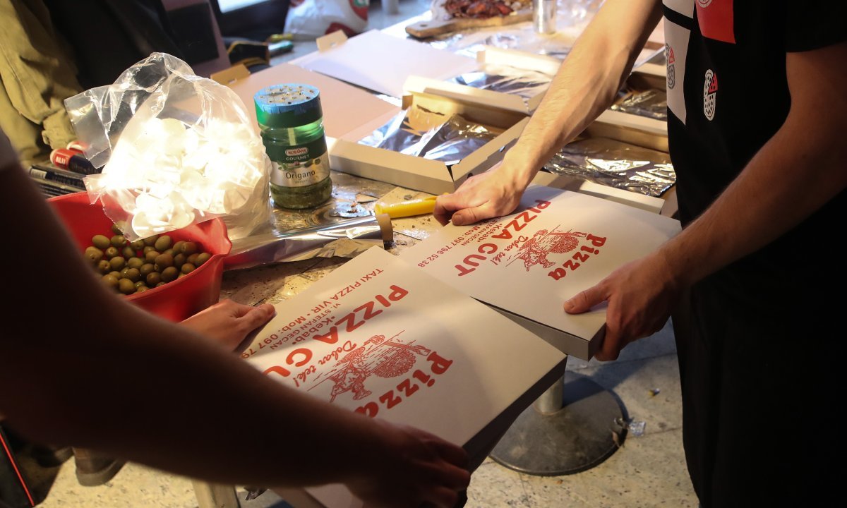 Prilika za posao: Traže se pizza majstora, skladištar, farmaceutski ...